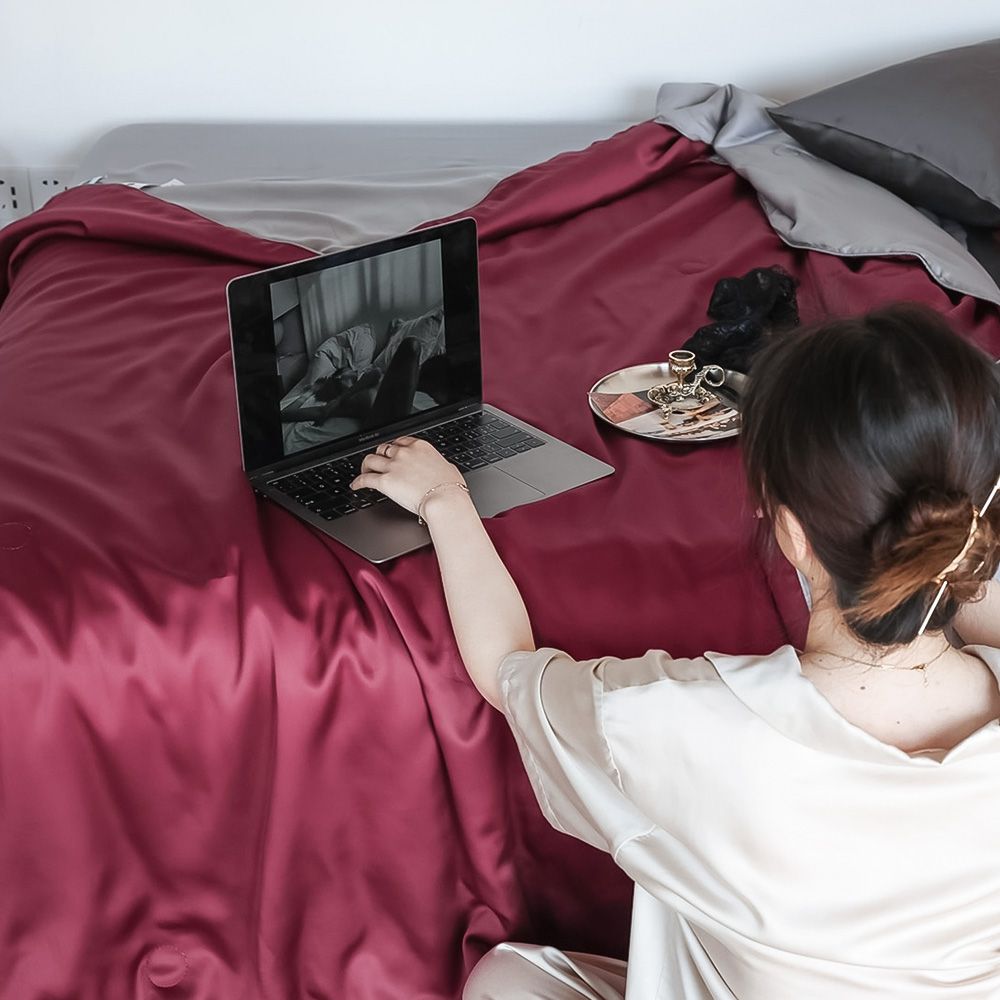 BELLE VIE 60支奧地利天絲 特大尺寸 輕奢純色涼被-200X230cm (胭脂紅) - PChome 24h購物