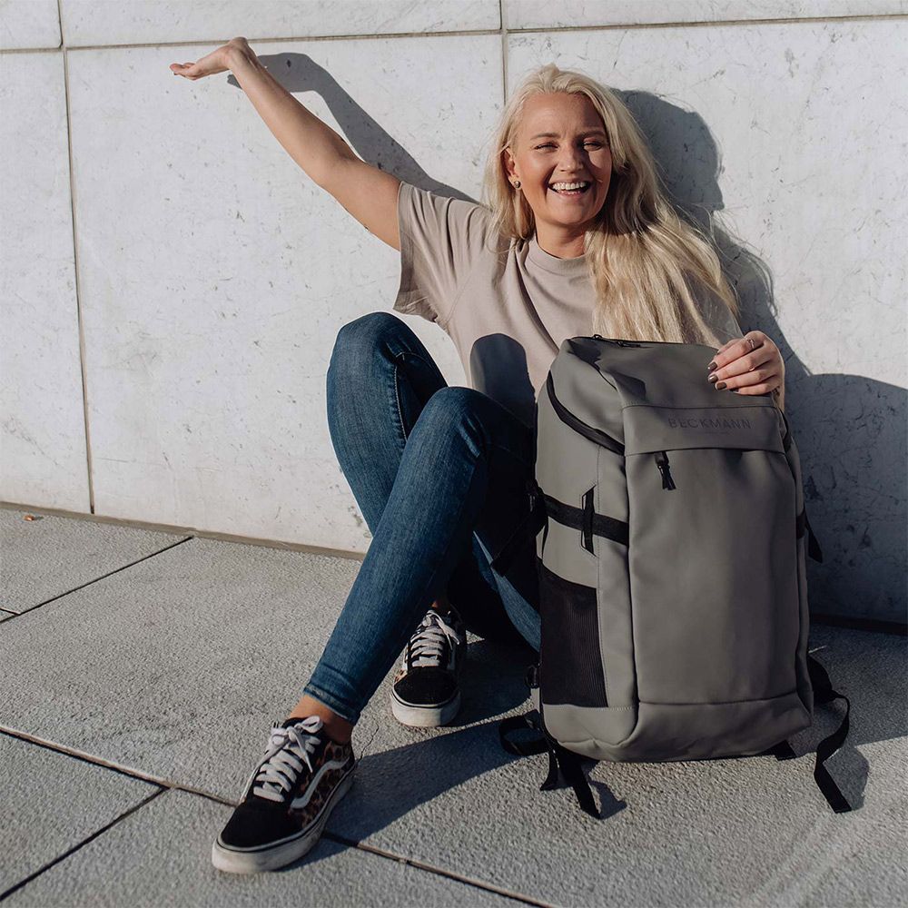 Beckmann Street FLX街頭護脊擴充背包30~35L-極限灰 - PChome 24h購物